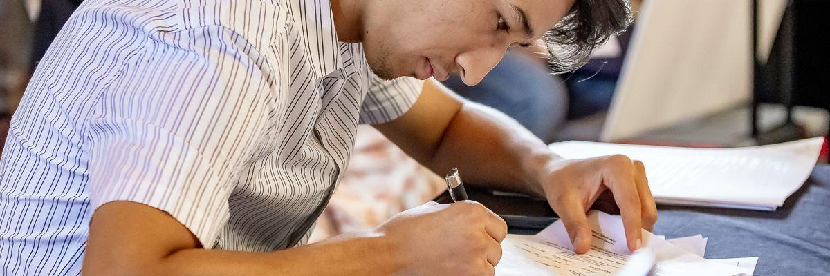 Welcome.US | Step-by-step guide to fill out the USCIS i-134a application